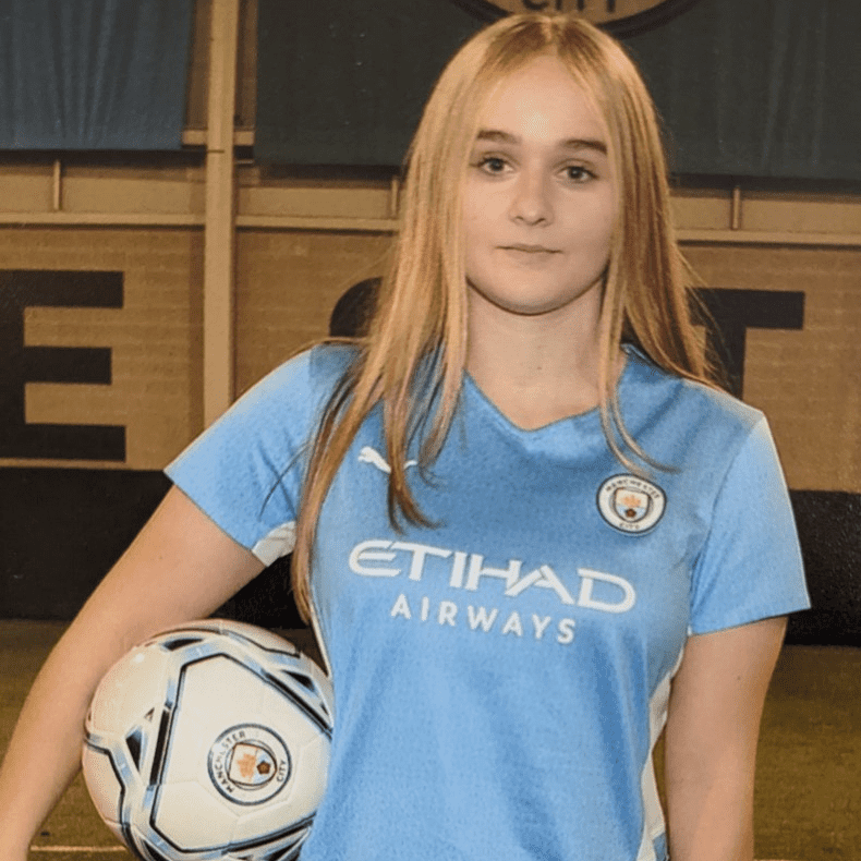 Former student Betty Hall accepts football scholarship to study in ...